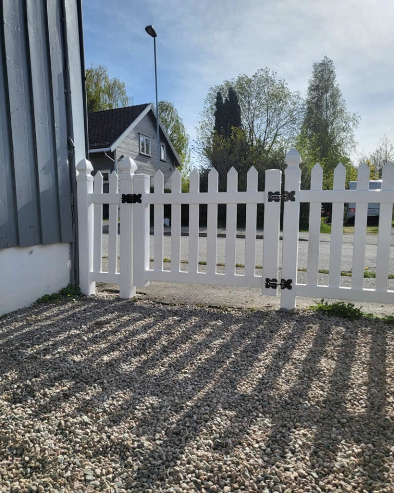 Vedlikeholdsfritt stakittgjerde i PVC / Vinyl til hage - TerrasseGutta