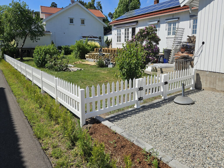 Vedlikeholdsfritt stakittgjerde i PVC til hage 60cm høyde - TerrasseGutta